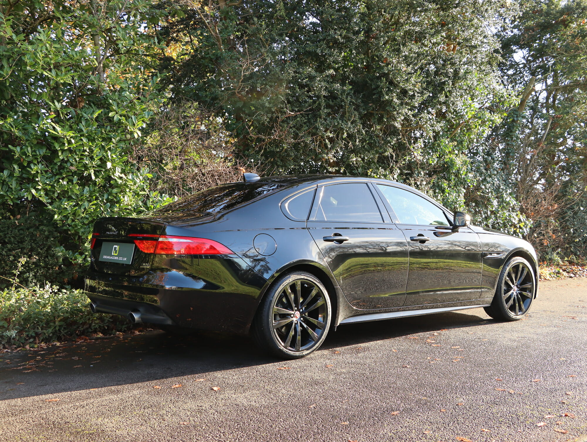 Jaguar XF R-Sport 2.0L 300 BHP Saloon AWD 2018 (18) - Oscar Jacobs