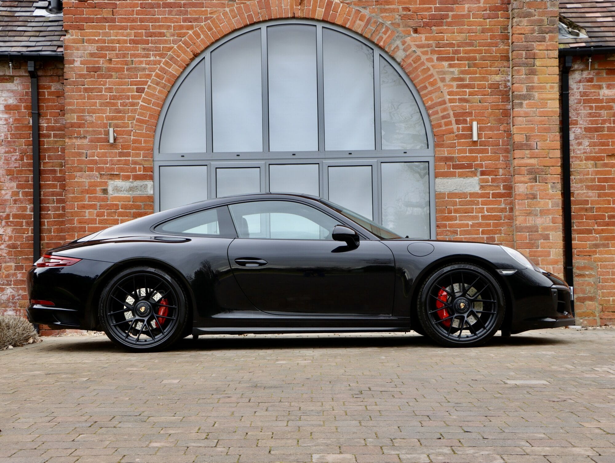 Porsche Carrera 911 4 GTS Coupe - Oscar Jacobs