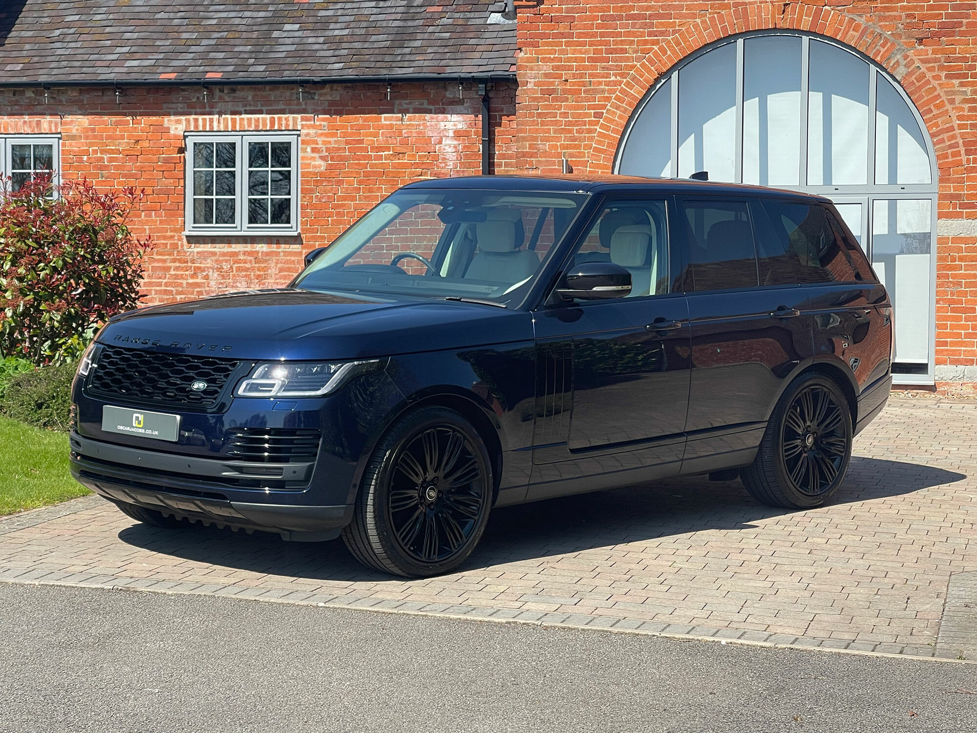 Range Rover SDV8 4.4 Autobiography - Oscar Jacobs