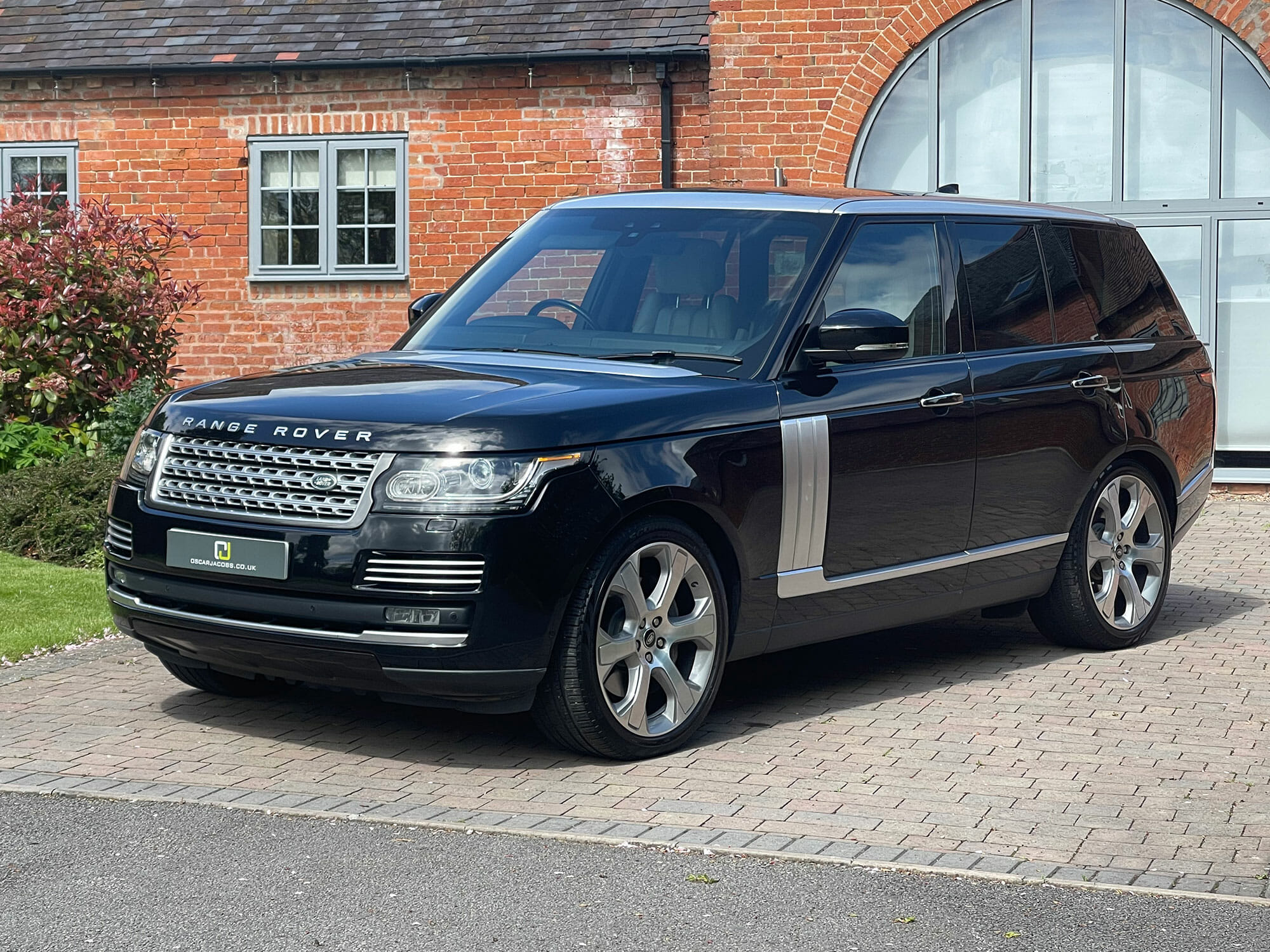 Range Rover SDV8 4.4 Vogue SE | Oscar Jacobs