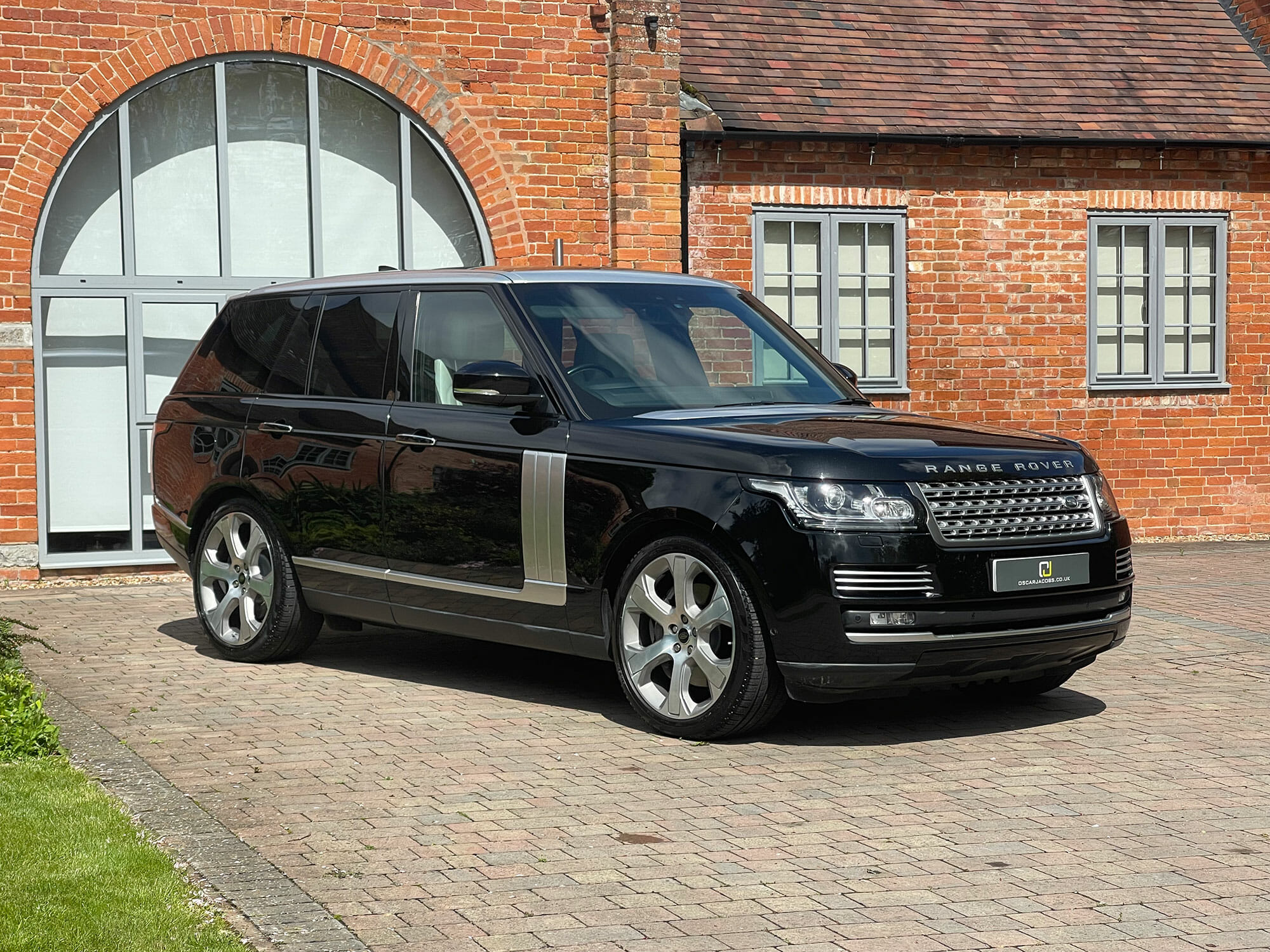 Range Rover SDV8 4.4 Vogue SE | Oscar Jacobs