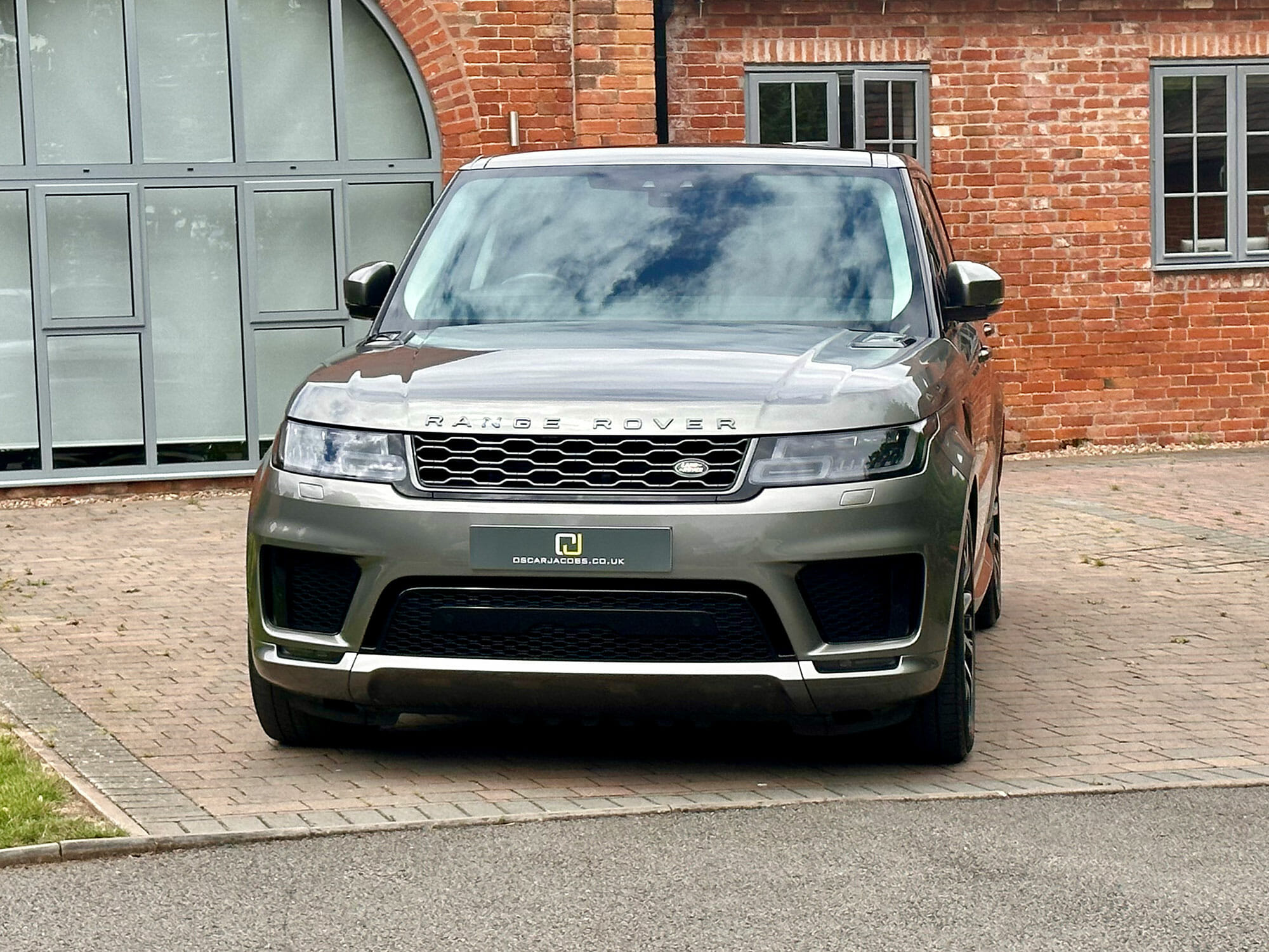 Range Rover Sport SDV6 HSE Dynamic - Oscar Jacobs