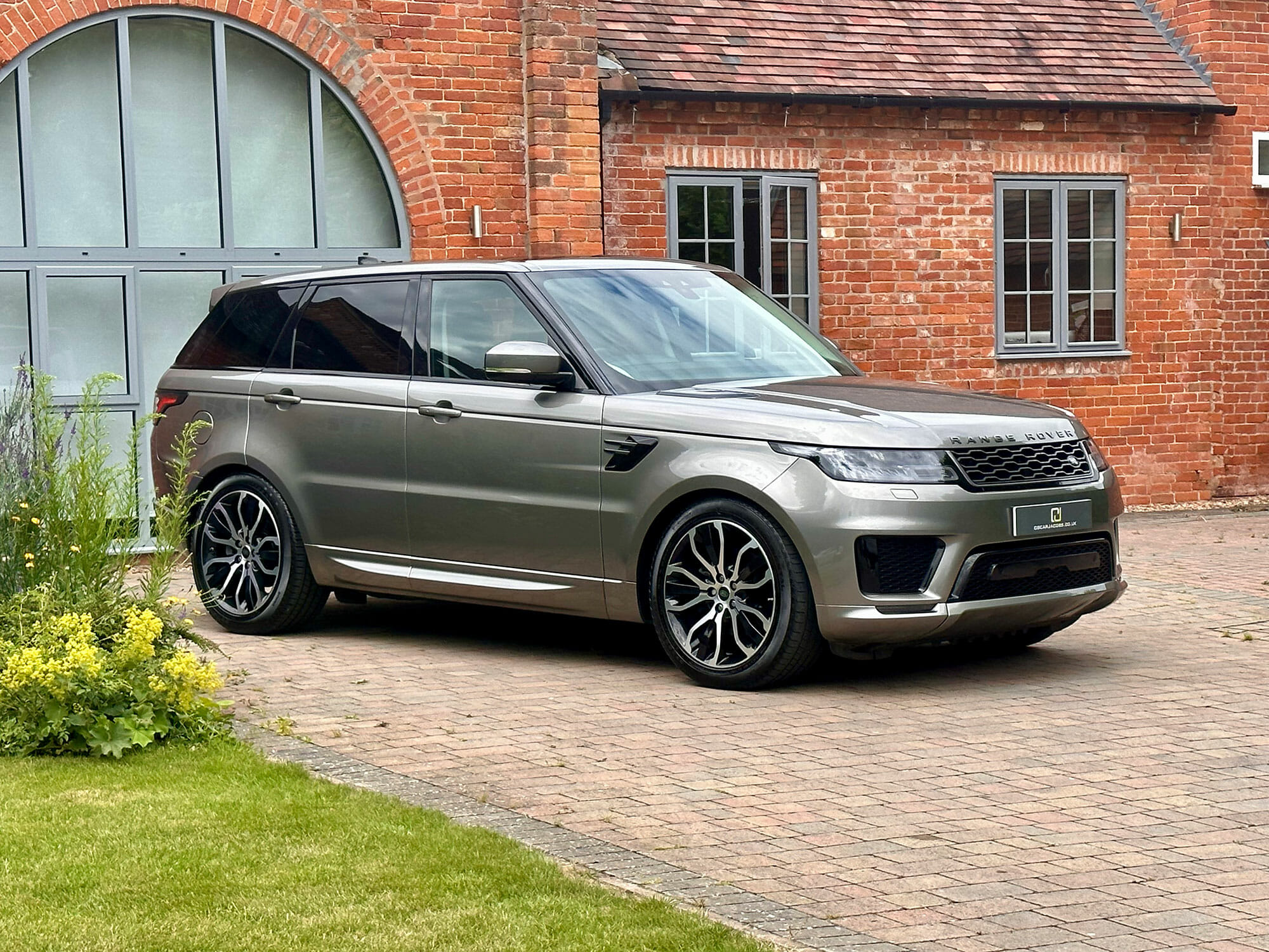 Range Rover Sport SDV6 HSE Dynamic - Oscar Jacobs