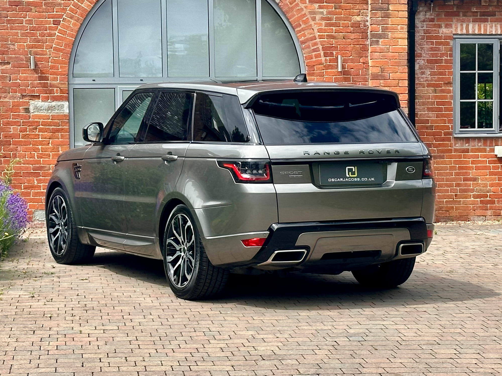 Range Rover Sport SDV6 HSE Dynamic - Oscar Jacobs