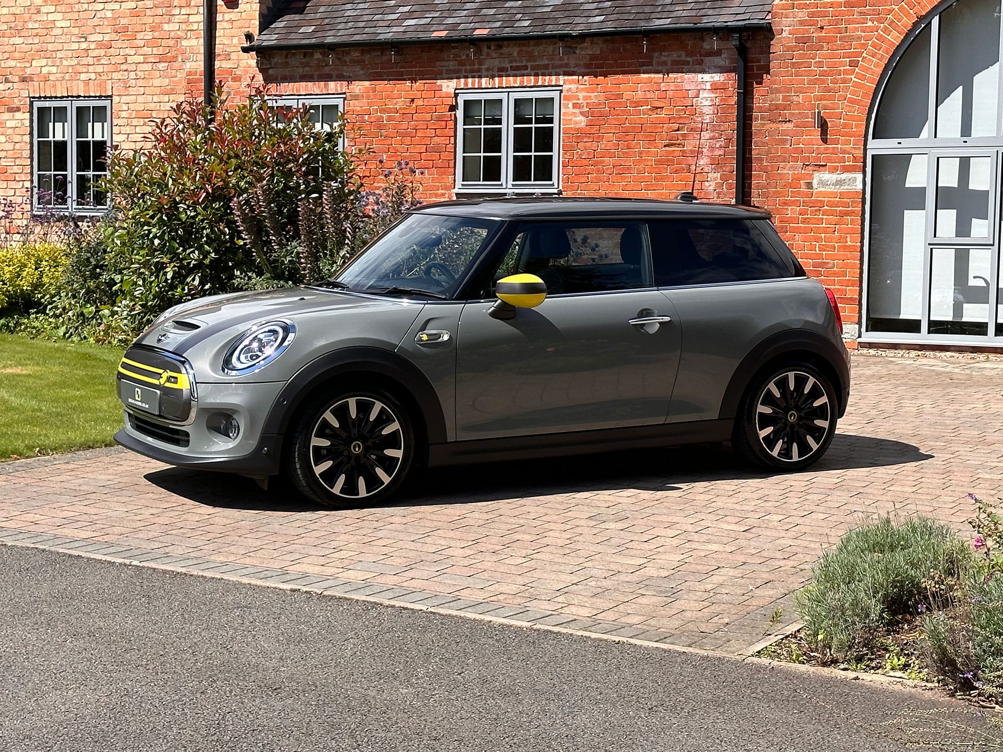 MINI Cooper S Electric Level 3 2020 (20 Plate) - Oscar Jacobs