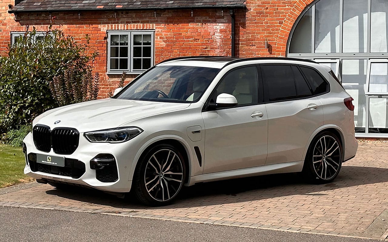BMW X5 xDRIVE 45e M SPORT - Oscar Jacobs