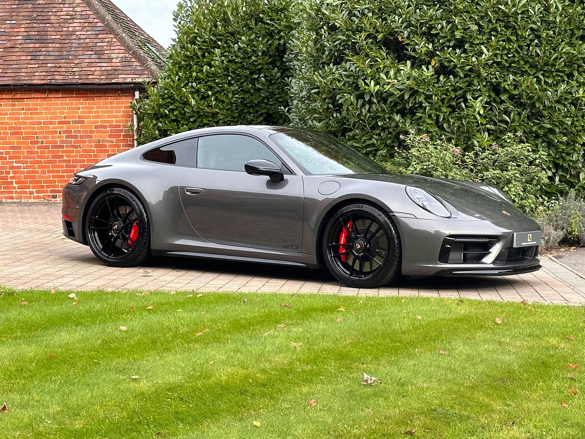 PORSCHE 911 CARRERA 4 GTS COUPE 2023 - Oscar Jacobs